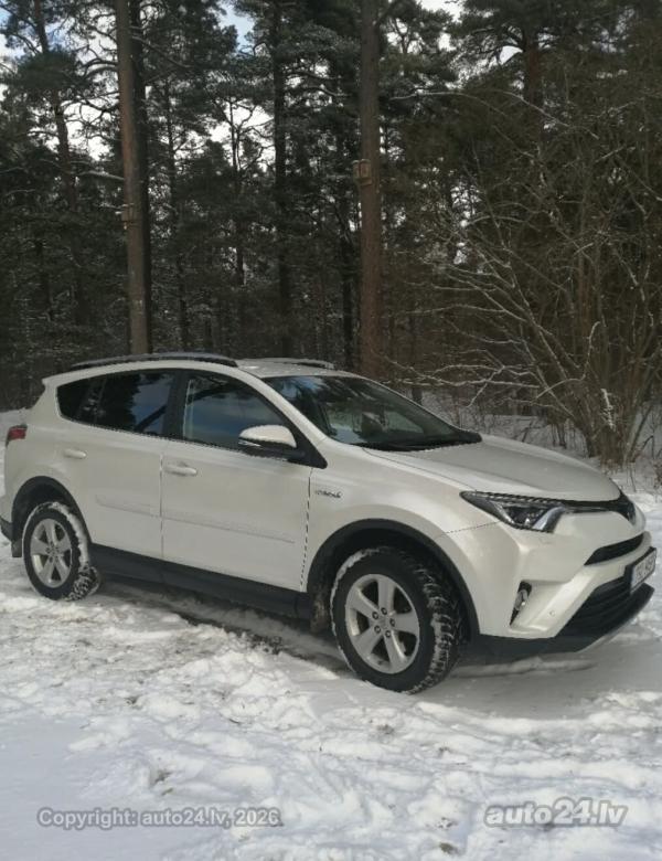 Balts Toyota RAV4 2019 Tallina, ar dzinēja tilpumu 2.50 L un nobraukumu 115 tūkst. km par 21000 €, foto 1 vietnē AUTOMOTO.COM.LV