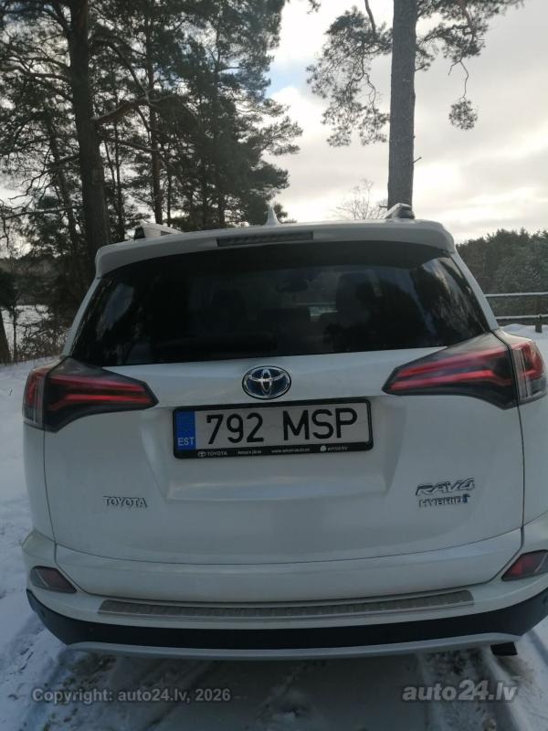 Balts Toyota RAV4 2019 Tallina, ar dzinēja tilpumu 2.50 L un nobraukumu 115 tūkst. km par 21000 €, foto 5 vietnē AUTOMOTO.COM.LV
