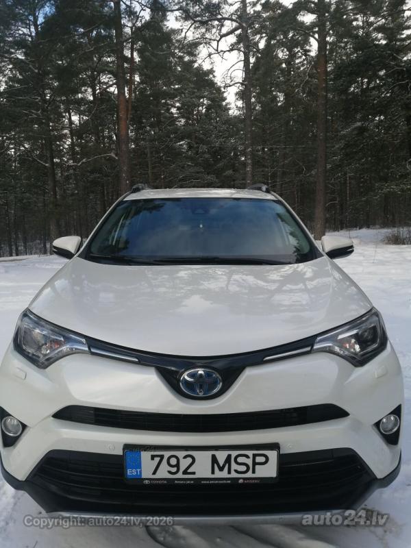 Balts Toyota RAV4 2019 Tallina, ar dzinēja tilpumu 2.50 L un nobraukumu 115 tūkst. km par 21000 €, foto 8 vietnē AUTOMOTO.COM.LV