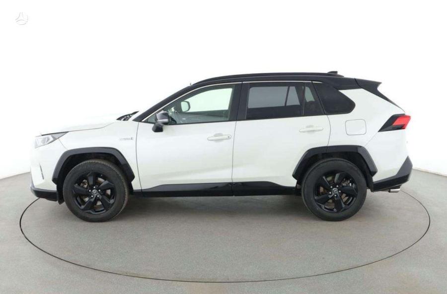 Balts Toyota RAV4 2019 Viļņa, ar dzinēja tilpumu 2.50 L un nobraukumu 190 tūkst. km par 22999 €, foto 4 vietnē AUTOMOTO.COM.LV