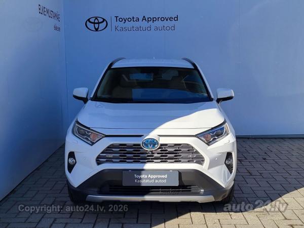White Toyota RAV4 2019 in Tallinn, with an engine capacity of 2.49 L and mileage of 65 thousand km for 30495 €, photo 5 on AUTOMOTO.COM.LV