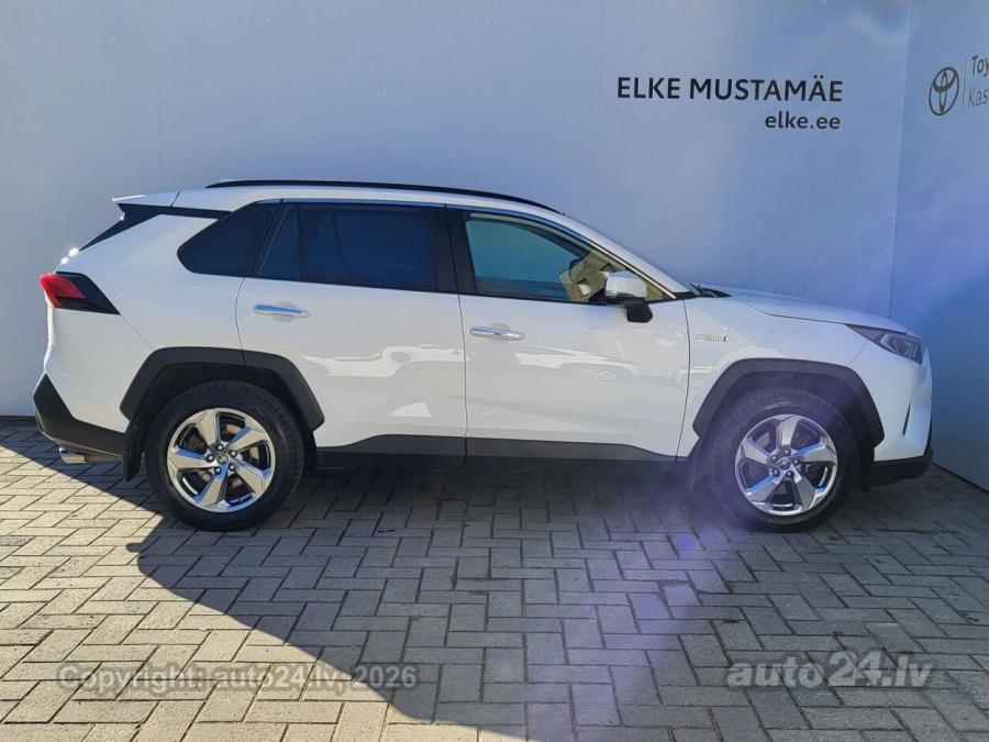 Balts Toyota RAV4 2019 Tallina, ar dzinēja tilpumu 2.49 L un nobraukumu 65 tūkst. km par 30495 €, foto 16 vietnē AUTOMOTO.COM.LV