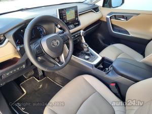 Balts Toyota RAV4 2019 Tallina, ar dzinēja tilpumu 2.49 L un nobraukumu 65 tūkst. km par 30495 €, foto 17 vietnē AUTOMOTO.COM.LV