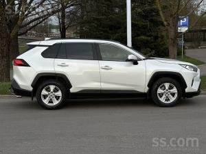 Balts Toyota RAV4 2019 Rīga, ar dzinēja tilpumu 2.00 L un nobraukumu 208 tūkst. km par 18100 €, foto 3 vietnē AUTOMOTO.COM.LV