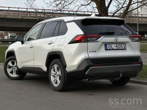 Balts Toyota RAV4 2019 Rīga, ar dzinēja tilpumu 2.00 L un nobraukumu 208 tūkst. km par 18100 €, foto 4 vietnē AUTOMOTO.COM.LV