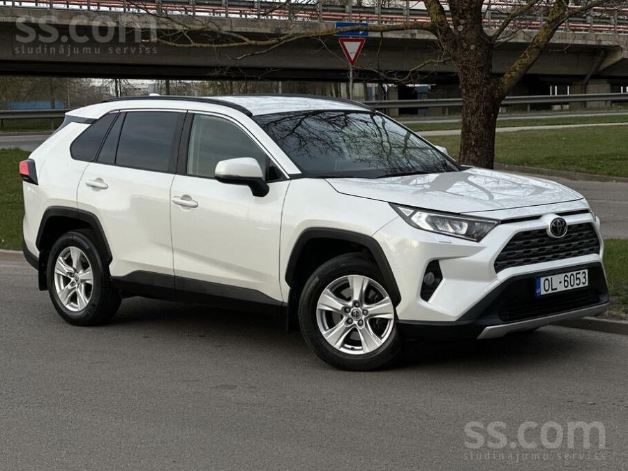 Balts Toyota RAV4 2019 Rīga, ar dzinēja tilpumu 2.00 L un nobraukumu 208 tūkst. km par 18100 €, foto 5 vietnē AUTOMOTO.COM.LV