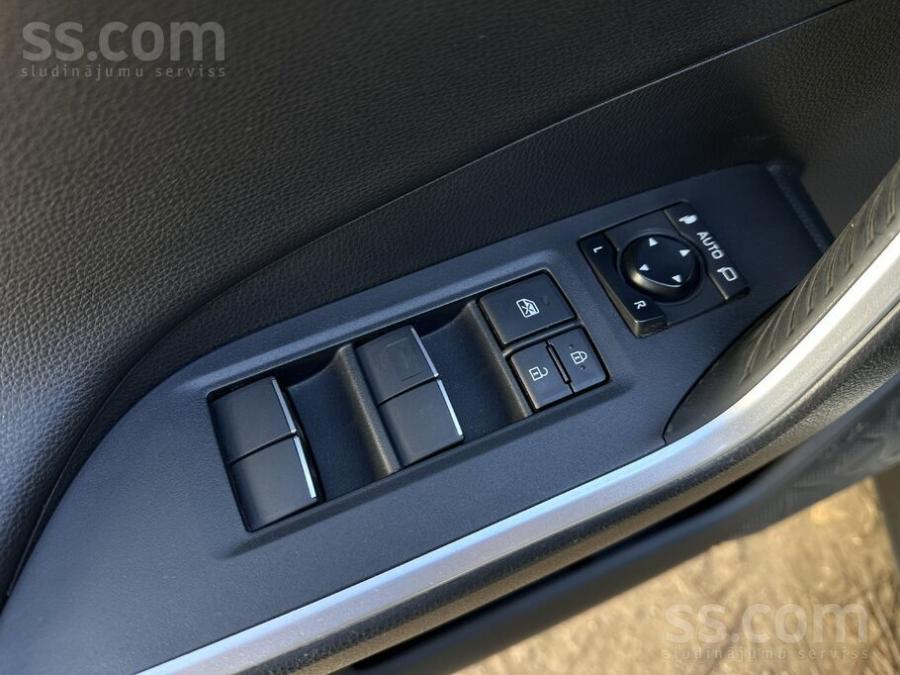 Balts Toyota RAV4 2019 Rīga, ar dzinēja tilpumu 2.00 L un nobraukumu 208 tūkst. km par 18100 €, foto 11 vietnē AUTOMOTO.COM.LV