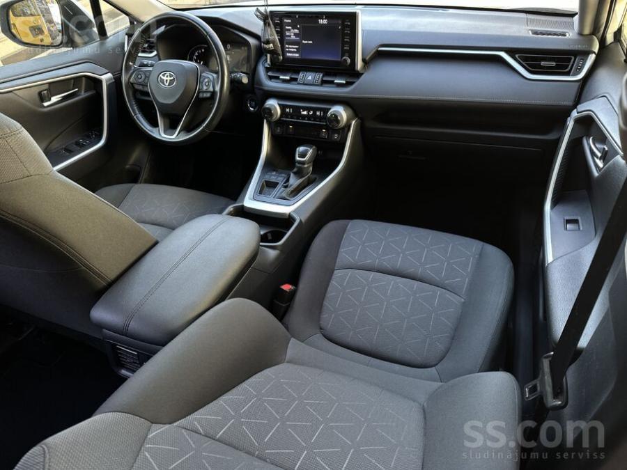 Balts Toyota RAV4 2019 Rīga, ar dzinēja tilpumu 2.00 L un nobraukumu 208 tūkst. km par 18100 €, foto 13 vietnē AUTOMOTO.COM.LV