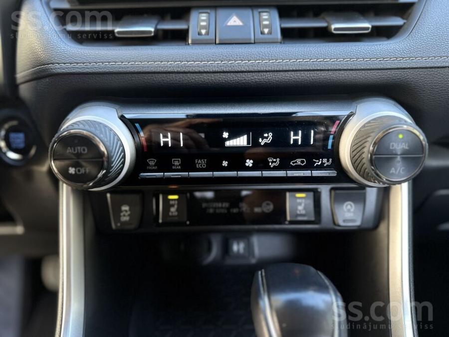 Balts Toyota RAV4 2019 Rīga, ar dzinēja tilpumu 2.00 L un nobraukumu 208 tūkst. km par 18100 €, foto 16 vietnē AUTOMOTO.COM.LV