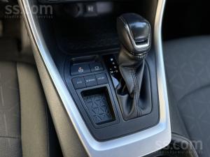 Balts Toyota RAV4 2019 Rīga, ar dzinēja tilpumu 2.00 L un nobraukumu 208 tūkst. km par 18100 €, foto 17 vietnē AUTOMOTO.COM.LV