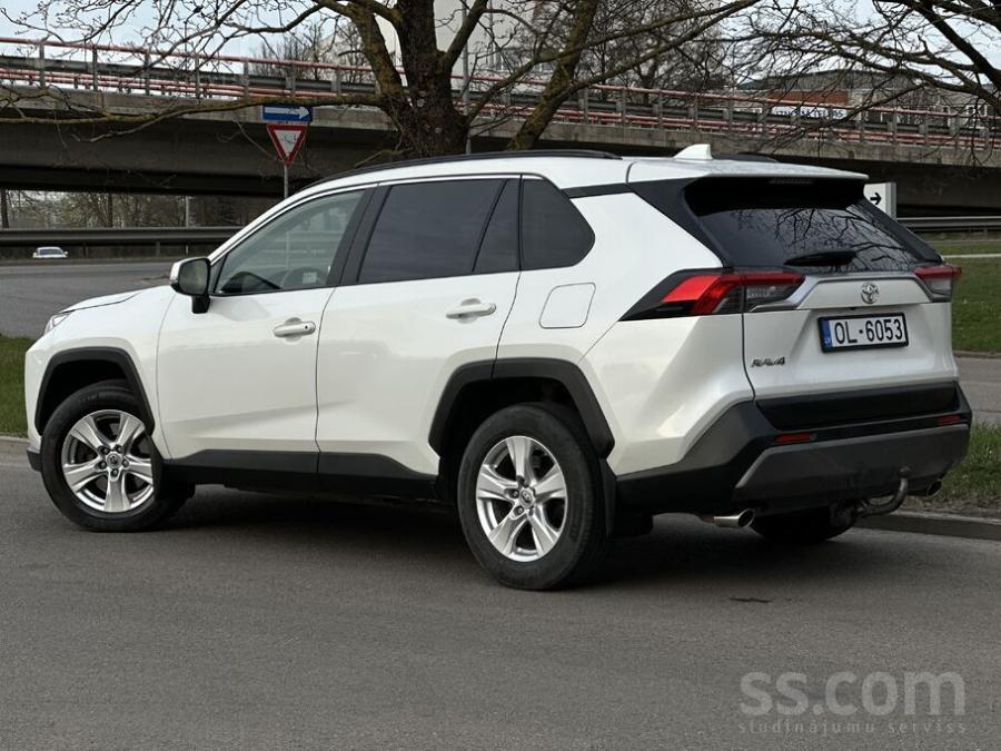 Balts Toyota RAV4 2019 Rīga, ar dzinēja tilpumu 2.00 L un nobraukumu 208 tūkst. km par 18100 €, foto 27 vietnē AUTOMOTO.COM.LV