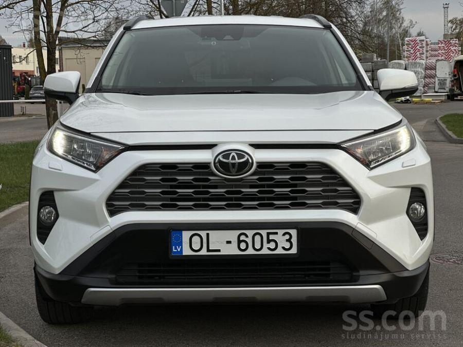 Balts Toyota RAV4 2019 Rīga, ar dzinēja tilpumu 2.00 L un nobraukumu 208 tūkst. km par 18100 €, foto 28 vietnē AUTOMOTO.COM.LV