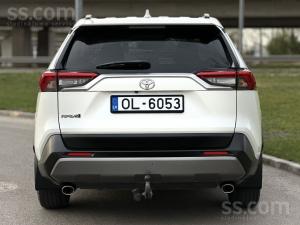 Balts Toyota RAV4 2019 Rīga, ar dzinēja tilpumu 2.00 L un nobraukumu 208 tūkst. km par 18100 €, foto 29 vietnē AUTOMOTO.COM.LV