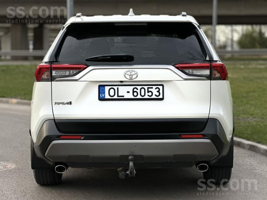 Balts Toyota RAV4 2019 Rīga, ar dzinēja tilpumu 2.00 L un nobraukumu 208 tūkst. km par 18100 €, foto 29 vietnē AUTOMOTO.COM.LV