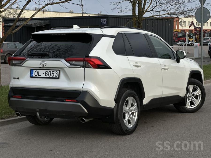 Balts Toyota RAV4 2019 Rīga, ar dzinēja tilpumu 2.00 L un nobraukumu 208 tūkst. km par 18100 €, foto 31 vietnē AUTOMOTO.COM.LV