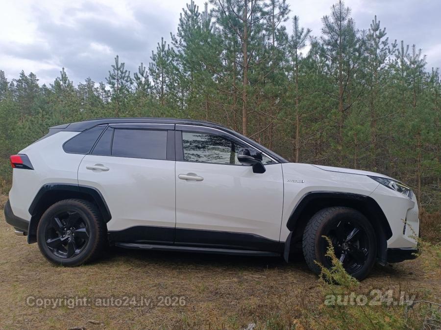 Balts Toyota RAV4 2019 Narva, ar dzinēja tilpumu 2.50 L un nobraukumu 113 tūkst. km par 33500 €, foto 3 vietnē AUTOMOTO.COM.LV