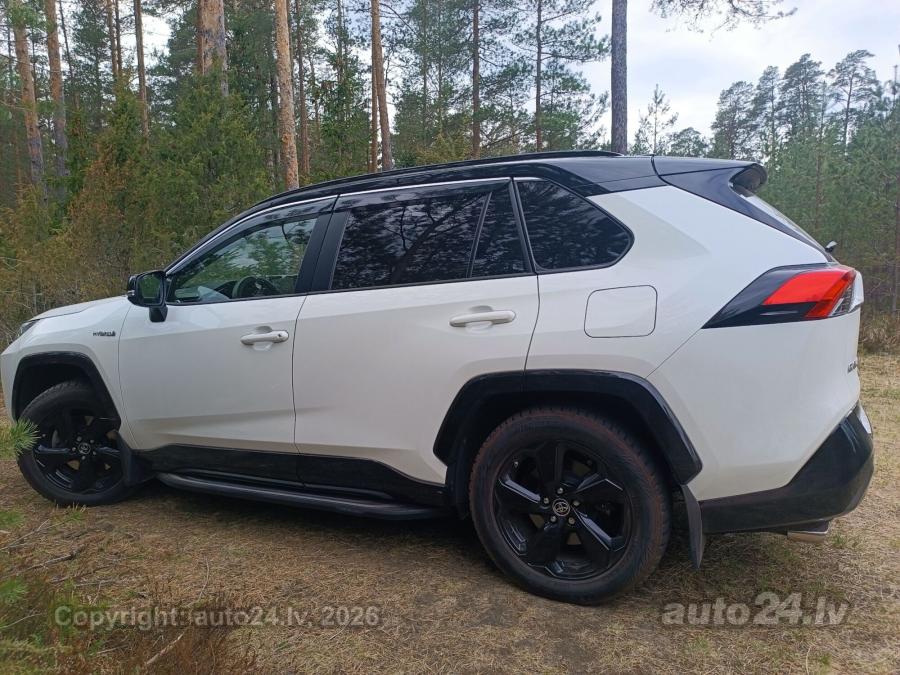 Balts Toyota RAV4 2019 Narva, ar dzinēja tilpumu 2.50 L un nobraukumu 113 tūkst. km par 33500 €, foto 4 vietnē AUTOMOTO.COM.LV