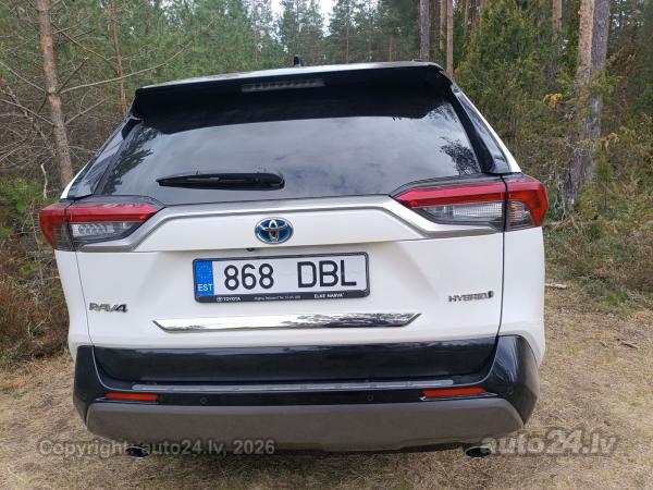 Белый Тойота РАВ 4 2019 в Нарва, объемом двигателя 2.50 л и пробегом 113 тыс. км за 33500 €, фото 4 на AUTOMOTO.COM.LV