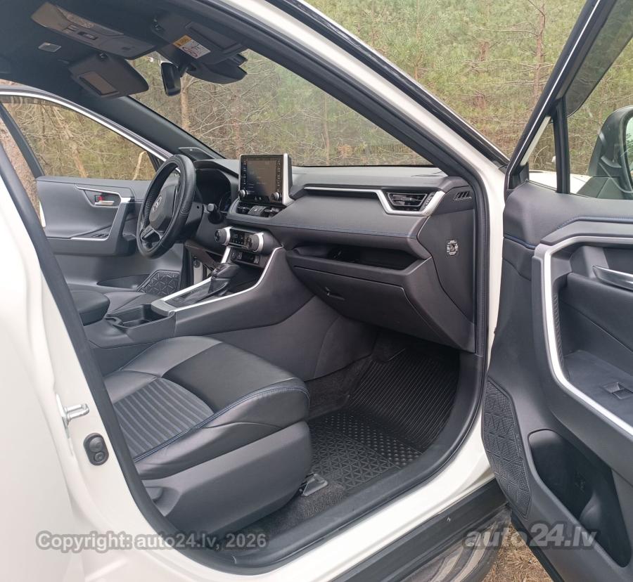 Balts Toyota RAV4 2019 Narva, ar dzinēja tilpumu 2.50 L un nobraukumu 113 tūkst. km par 33500 €, foto 9 vietnē AUTOMOTO.COM.LV