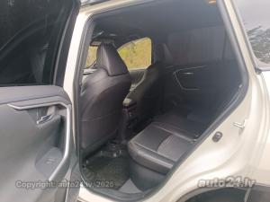 Balts Toyota RAV4 2019 Narva, ar dzinēja tilpumu 2.50 L un nobraukumu 113 tūkst. km par 33500 €, foto 11 vietnē AUTOMOTO.COM.LV
