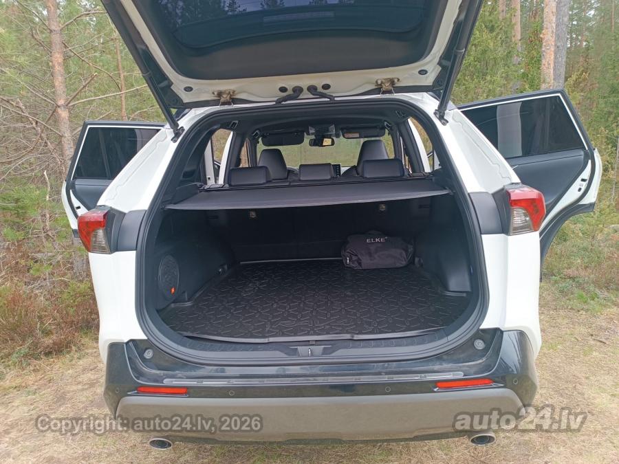 Balts Toyota RAV4 2019 Narva, ar dzinēja tilpumu 2.50 L un nobraukumu 113 tūkst. km par 33500 €, foto 12 vietnē AUTOMOTO.COM.LV