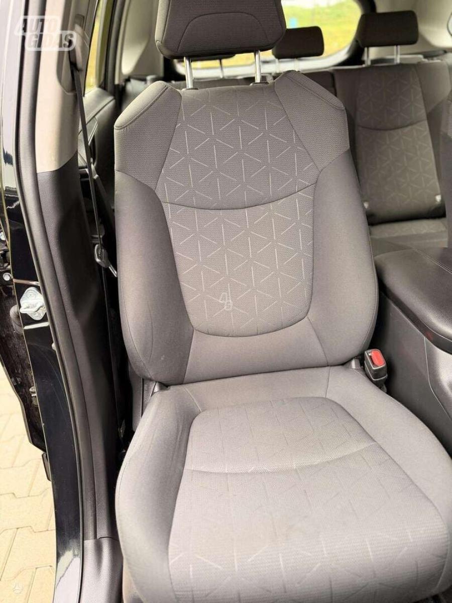 White Toyota RAV4 2019 in Vilnius, with an engine capacity of 0.00 L and mileage of 254 thousand km for 20950 €, photo 13 on AUTOMOTO.COM.LV