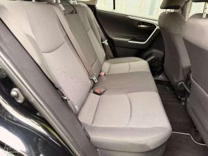 White Toyota RAV4 2019 in Vilnius, with an engine capacity of 0.00 L and mileage of 254 thousand km for 20950 €, photo 14 on AUTOMOTO.COM.LV
