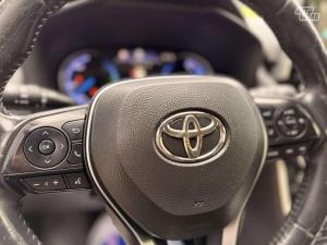 White Toyota RAV4 2019 in Vilnius, with an engine capacity of 0.00 L and mileage of 254 thousand km for 20950 €, photo 16 on AUTOMOTO.COM.LV