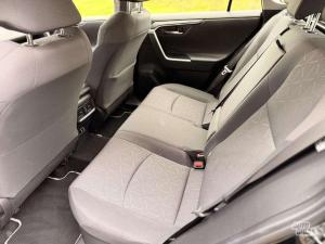 White Toyota RAV4 2019 in Vilnius, with an engine capacity of 0.00 L and mileage of 254 thousand km for 20950 €, photo 18 on AUTOMOTO.COM.LV