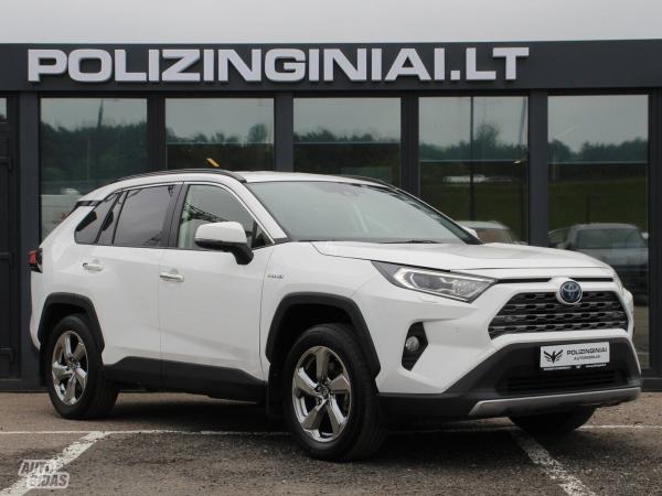 White Toyota RAV4 2019 in Vilnius, with an engine capacity of 2.50 L and mileage of 157 thousand km for 26500 €, photo 2 on AUTOMOTO.COM.LV