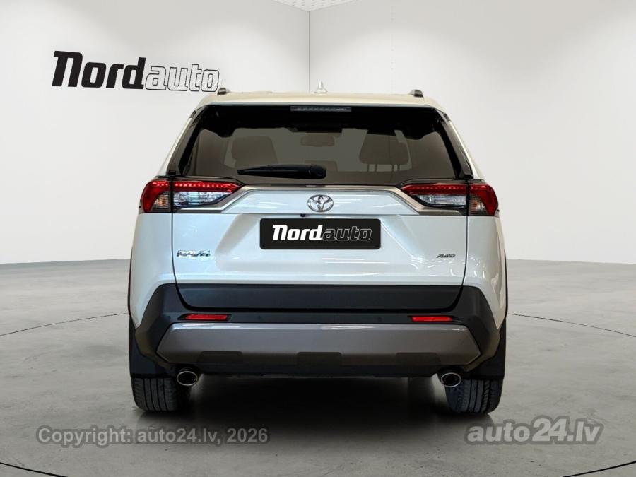White Toyota RAV4 2019 in Tallinn, with an engine capacity of 2.00 L and mileage of 82 thousand km for 27900 €, photo 5 on AUTOMOTO.COM.LV
