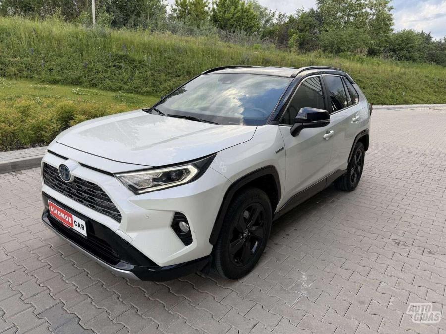 Balts Toyota RAV4 2019 Viļņa, ar dzinēja tilpumu 2.50 L un nobraukumu 139 tūkst. km par 25950 €, foto 1 vietnē AUTOMOTO.COM.LV