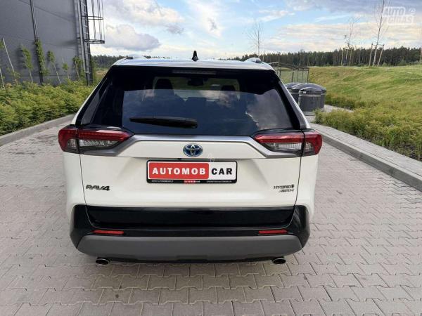White Toyota RAV4 2019 in Vilnius, with an engine capacity of 2.50 L and mileage of 139 thousand km for 25950 €, photo 4 on AUTOMOTO.COM.LV