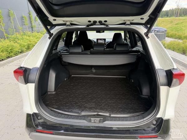 White Toyota RAV4 2019 in Vilnius, with an engine capacity of 2.50 L and mileage of 139 thousand km for 25950 €, photo 7 on AUTOMOTO.COM.LV