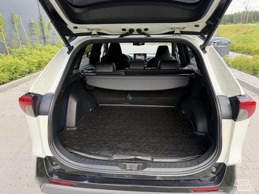 Balts Toyota RAV4 2019 Viļņa, ar dzinēja tilpumu 2.50 L un nobraukumu 139 tūkst. km par 25950 €, foto 8 vietnē AUTOMOTO.COM.LV