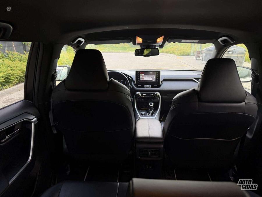 Balts Toyota RAV4 2019 Viļņa, ar dzinēja tilpumu 2.50 L un nobraukumu 139 tūkst. km par 25950 €, foto 11 vietnē AUTOMOTO.COM.LV