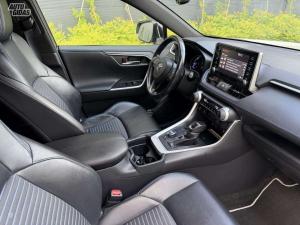 Balts Toyota RAV4 2019 Viļņa, ar dzinēja tilpumu 2.50 L un nobraukumu 139 tūkst. km par 25950 €, foto 16 vietnē AUTOMOTO.COM.LV