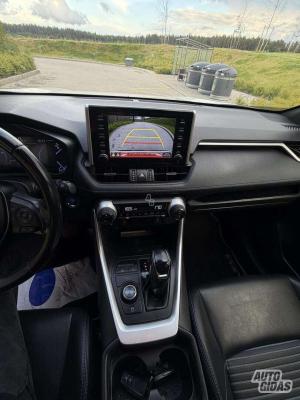 Balts Toyota RAV4 2019 Viļņa, ar dzinēja tilpumu 2.50 L un nobraukumu 139 tūkst. km par 25950 €, foto 22 vietnē AUTOMOTO.COM.LV