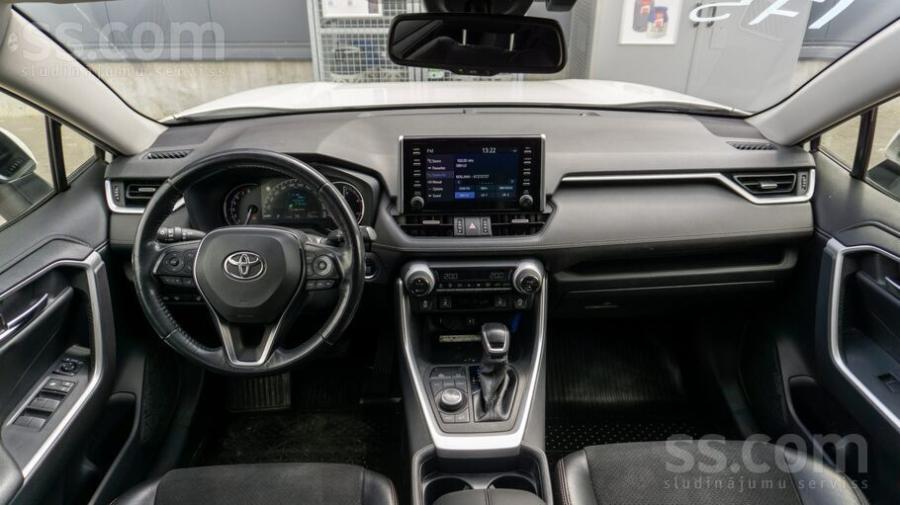 Balts Toyota RAV4 2019 Rīga, ar dzinēja tilpumu 2.00 L un nobraukumu 219 tūkst. km par 18890 €, foto 13 vietnē AUTOMOTO.COM.LV