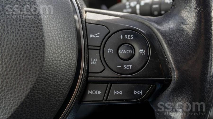 Balts Toyota RAV4 2019 Rīga, ar dzinēja tilpumu 2.00 L un nobraukumu 219 tūkst. km par 18890 €, foto 20 vietnē AUTOMOTO.COM.LV