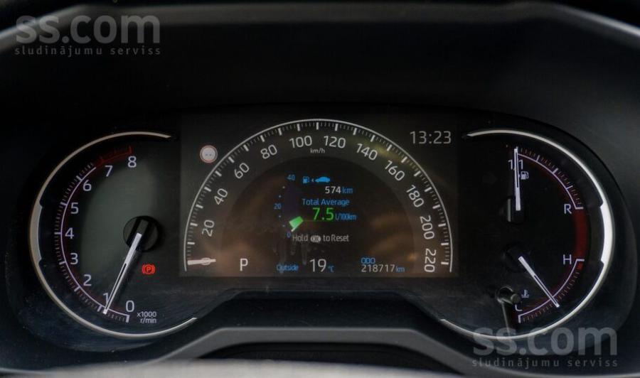 Balts Toyota RAV4 2019 Rīga, ar dzinēja tilpumu 2.00 L un nobraukumu 219 tūkst. km par 18890 €, foto 22 vietnē AUTOMOTO.COM.LV