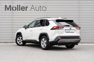 Balts Toyota RAV4 2019 Rīga, ar dzinēja tilpumu 2.50 L un nobraukumu 144 tūkst. km par 24500 €, foto 4 vietnē AUTOMOTO.COM.LV