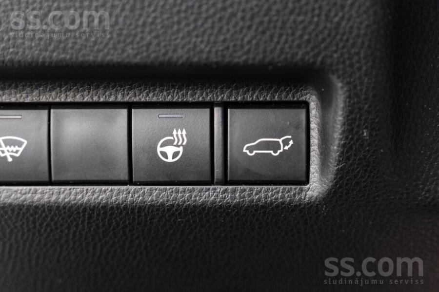 Balts Toyota RAV4 2019 Rīga, ar dzinēja tilpumu 2.50 L un nobraukumu 144 tūkst. km par 24500 €, foto 11 vietnē AUTOMOTO.COM.LV