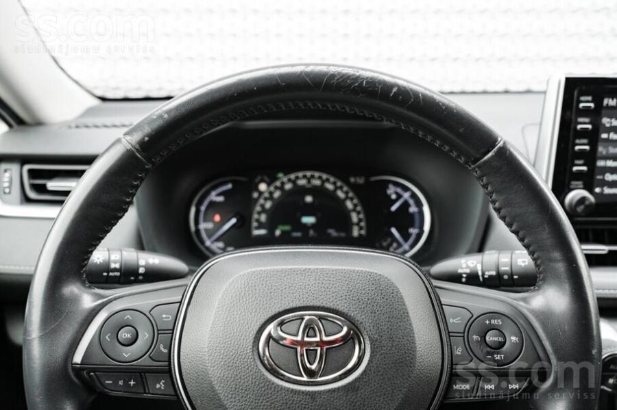 Balts Toyota RAV4 2019 Rīga, ar dzinēja tilpumu 2.50 L un nobraukumu 144 tūkst. km par 24500 €, foto 13 vietnē AUTOMOTO.COM.LV