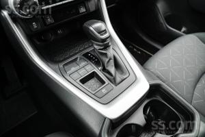 Balts Toyota RAV4 2019 Rīga, ar dzinēja tilpumu 2.50 L un nobraukumu 144 tūkst. km par 24500 €, foto 18 vietnē AUTOMOTO.COM.LV