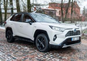 Balts Toyota RAV4 2019 Cēsis, ar dzinēja tilpumu 2.50 L un nobraukumu 98 tūkst. km par 27000 €, foto 5 vietnē AUTOMOTO.COM.LV