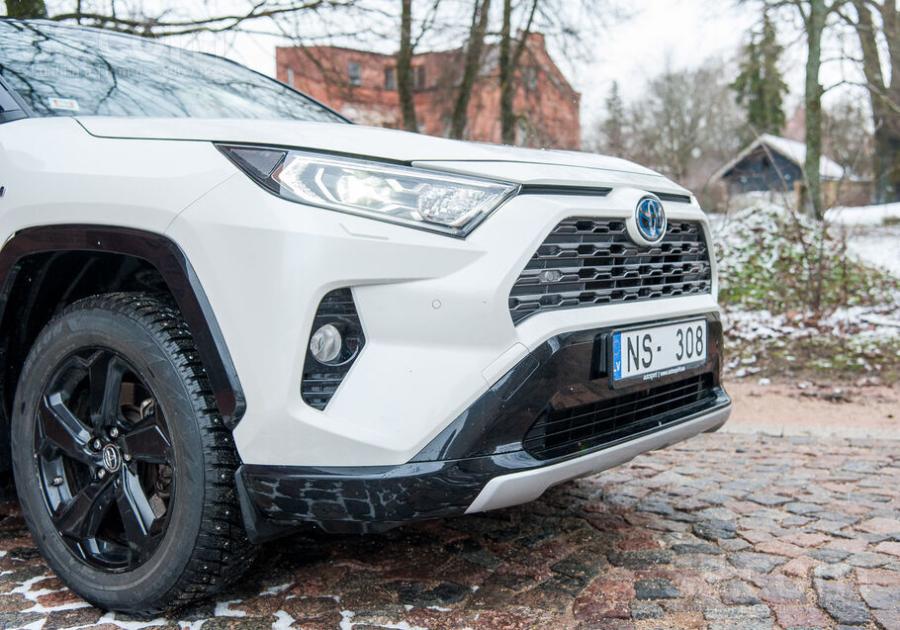 Balts Toyota RAV4 2019 Cēsis, ar dzinēja tilpumu 2.50 L un nobraukumu 98 tūkst. km par 27000 €, foto 6 vietnē AUTOMOTO.COM.LV