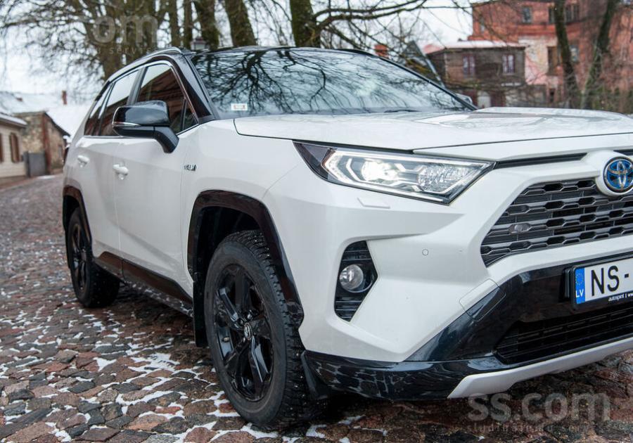 Balts Toyota RAV4 2019 Cēsis, ar dzinēja tilpumu 2.50 L un nobraukumu 98 tūkst. km par 27000 €, foto 11 vietnē AUTOMOTO.COM.LV