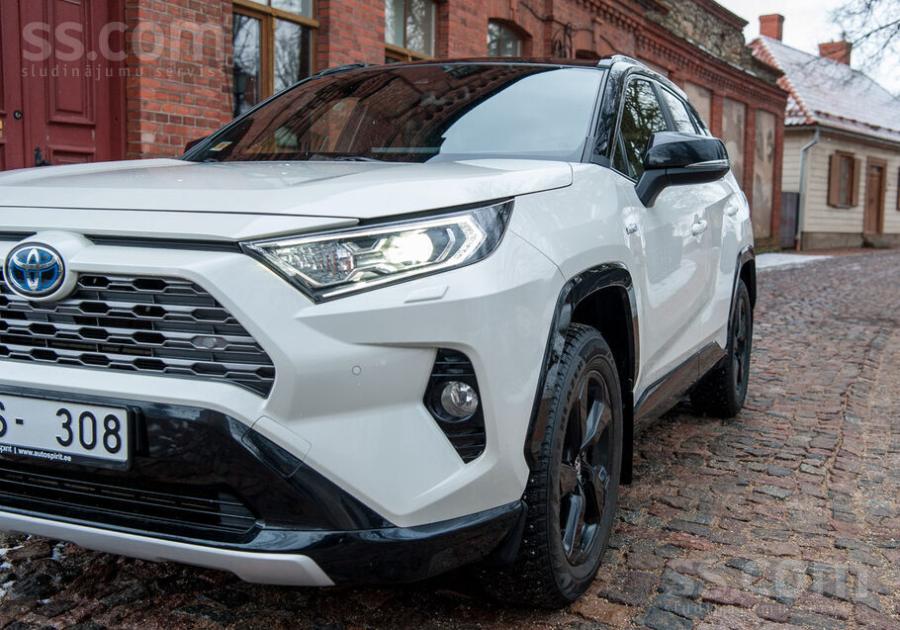 Balts Toyota RAV4 2019 Cēsis, ar dzinēja tilpumu 2.50 L un nobraukumu 98 tūkst. km par 27000 €, foto 12 vietnē AUTOMOTO.COM.LV