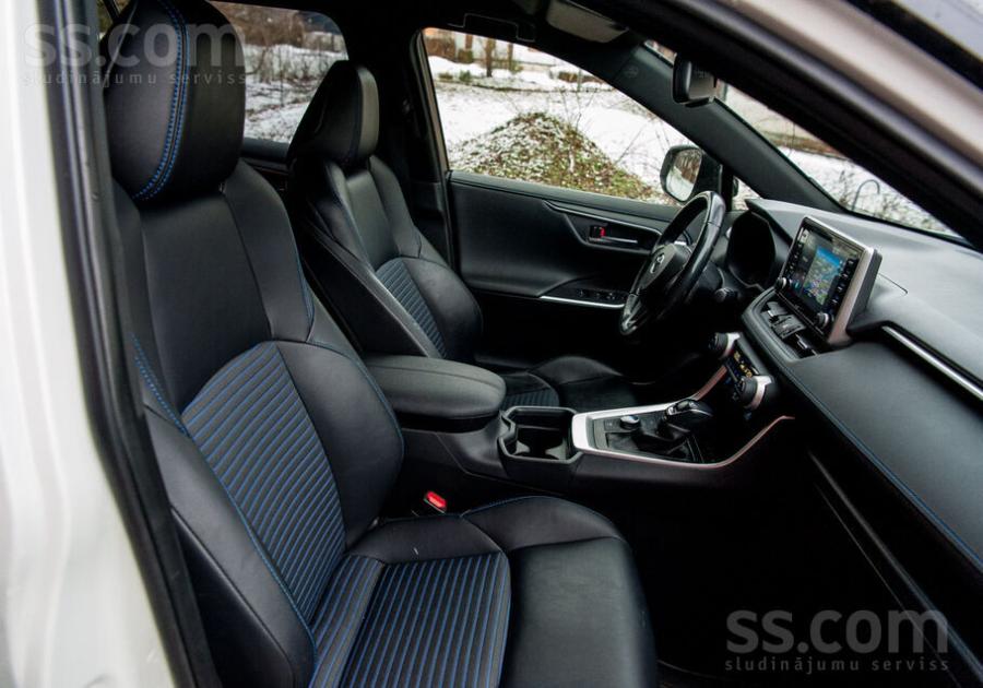 Balts Toyota RAV4 2019 Cēsis, ar dzinēja tilpumu 2.50 L un nobraukumu 98 tūkst. km par 27000 €, foto 13 vietnē AUTOMOTO.COM.LV